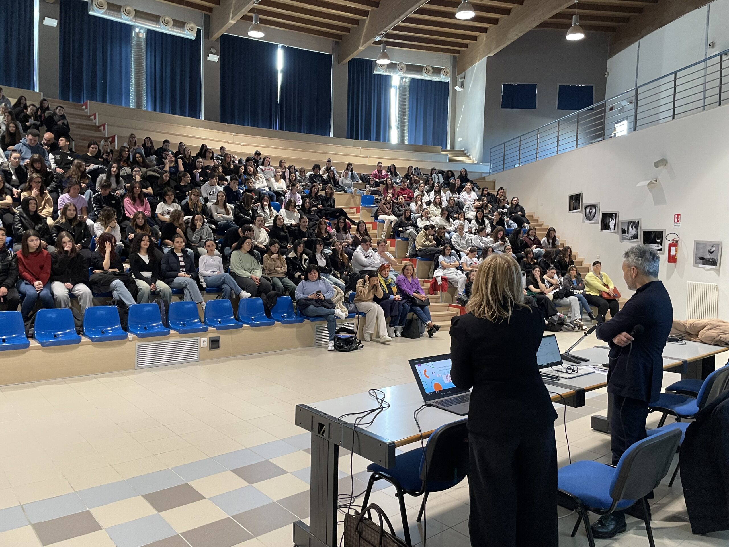 Alunni del Pantini-Pudente a lezione con l'ordine dei commercialisti ...