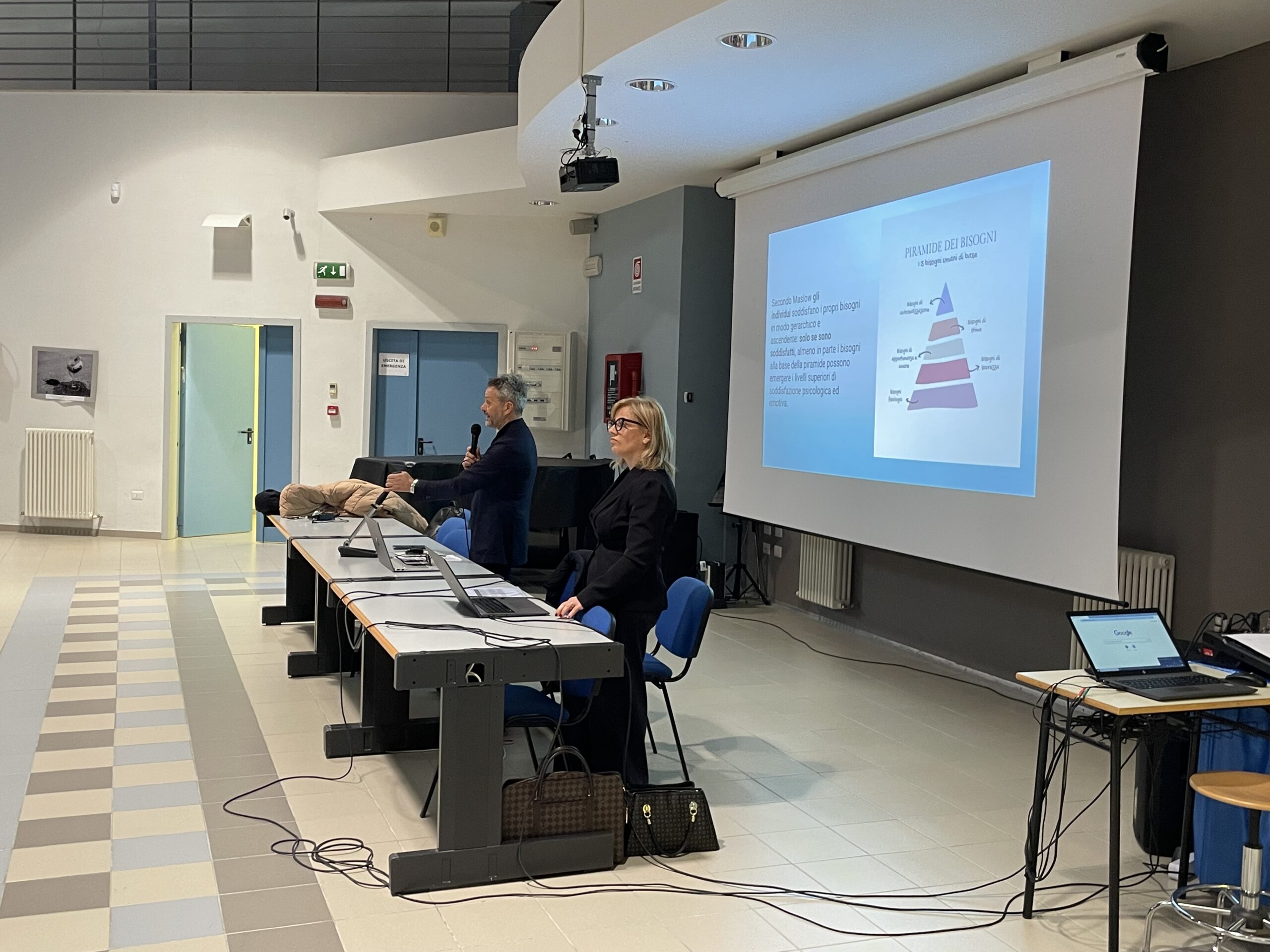 Alunni del Pantini-Pudente a lezione con l'ordine dei commercialisti ...