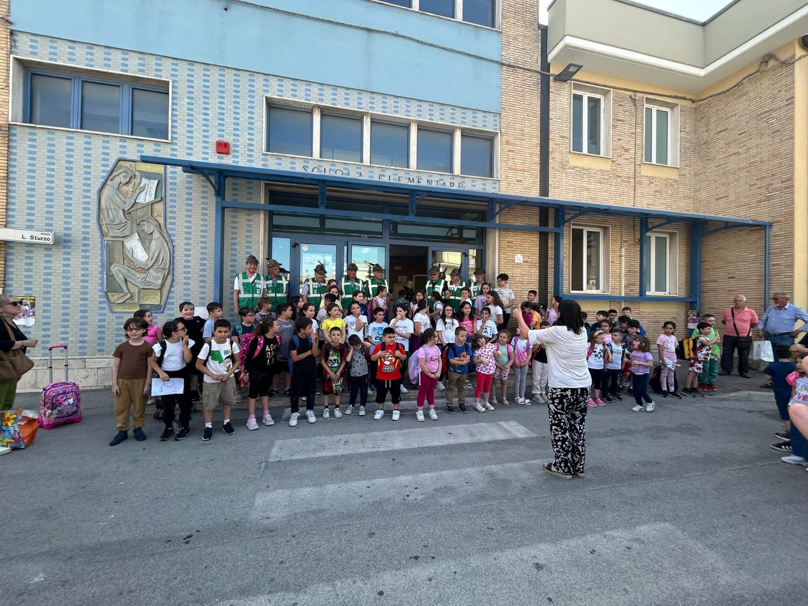 Anche quest'anno gli Alpini di Gissi hanno presidiato gli edifici ...
